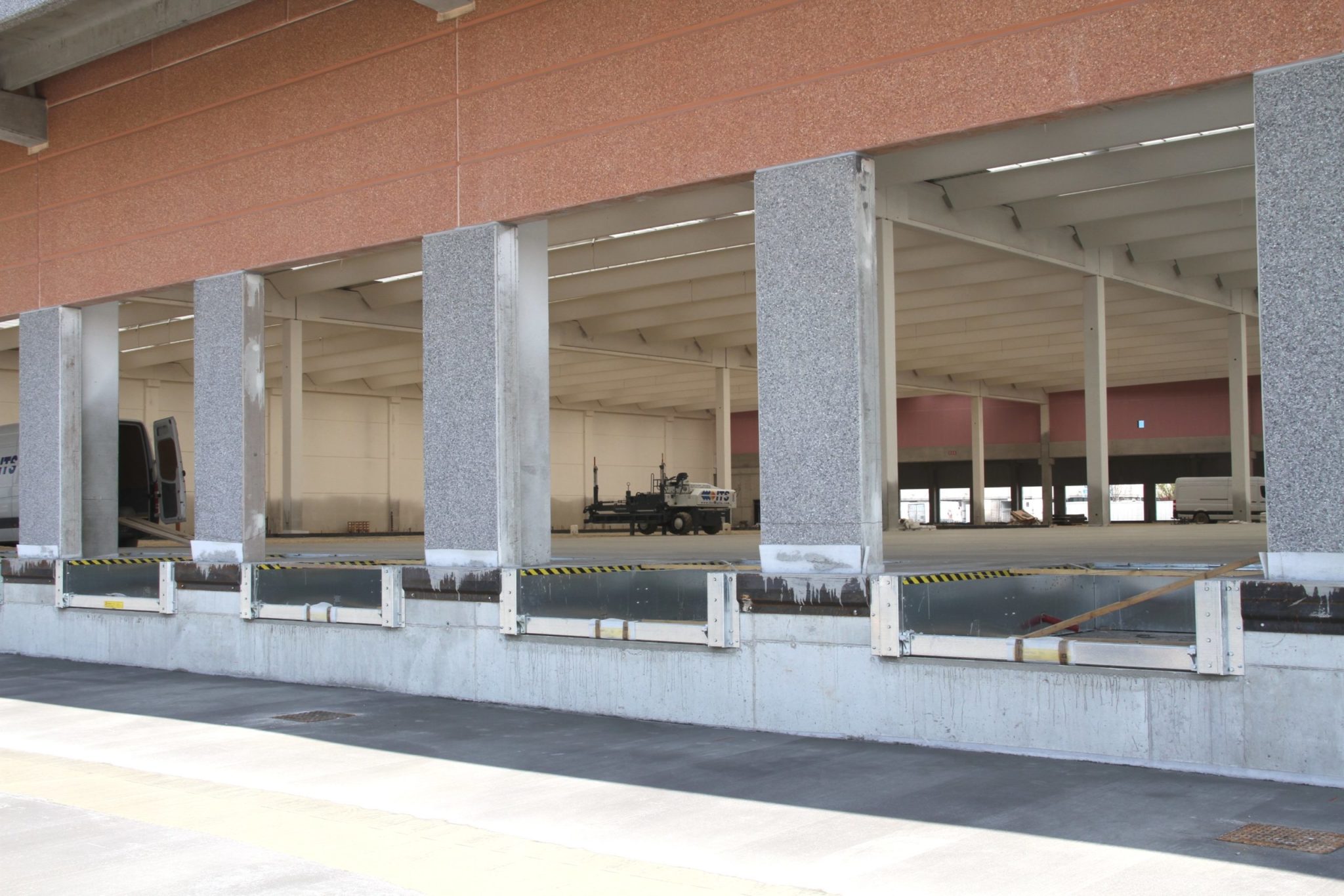 Prefabricated Pit VS Pit in Traditional Building. Which one to choose ...